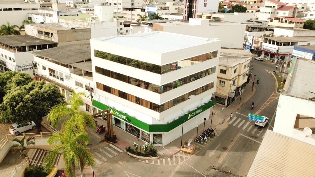 Como a iniciativa de um padre deu origem à maior cooperativa de café ...